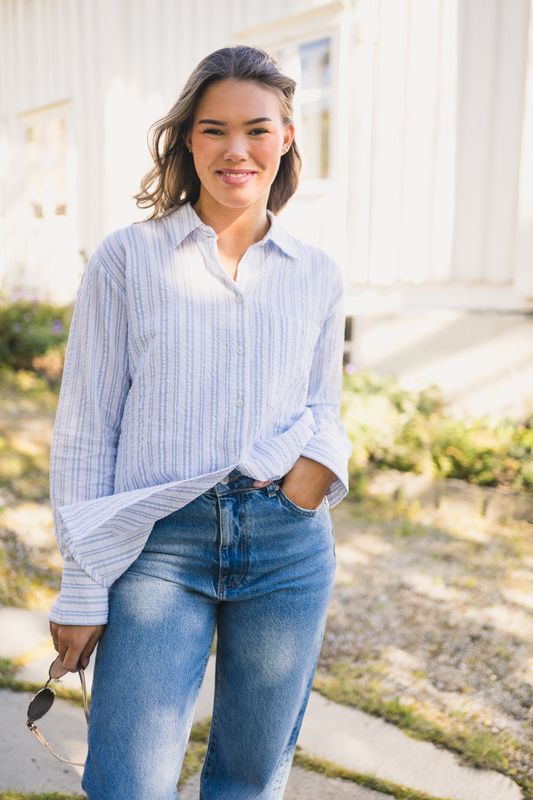 Bibi Crepe Shirt Light Blue - Vakre Vene